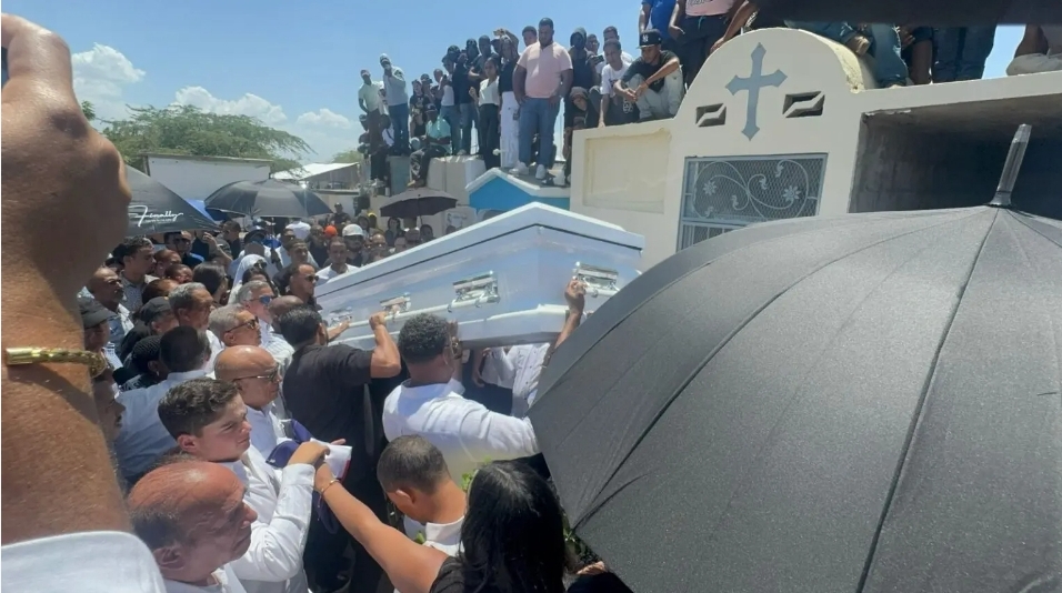 Sepultan a Nelsy Cruz, gobernadora de Montecristi, tras tragedia en Jet Set